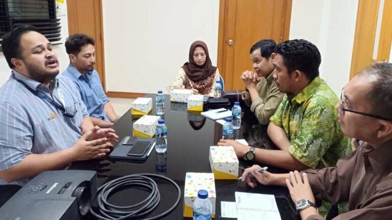 Palm Oil Magazine - Smallholders Associations Discuss CPO Trade ...